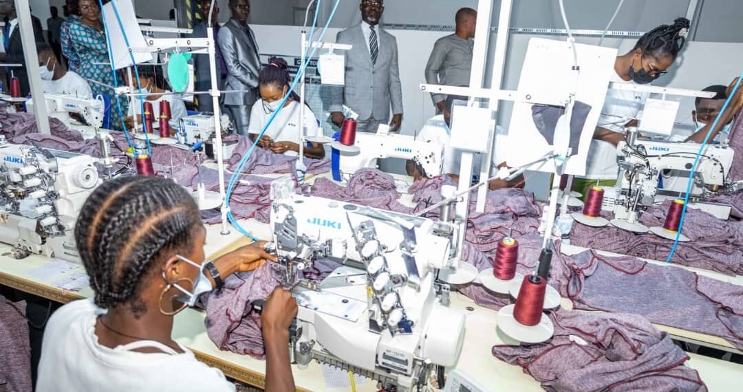 Le centre de formation en couture industrielle de la Plateforme ...